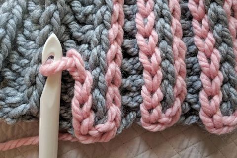 How to Crochet an Interlocking Heart Pattern Free Crochet Pattern and ...